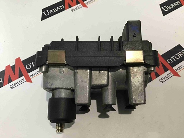 LR084605 Land Rover турбина