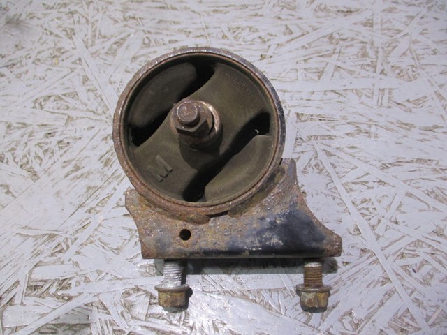 1092A111 Mitsubishi soporte,tope rodillo