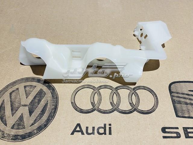 8W0807283 VAG кронштейн бампера