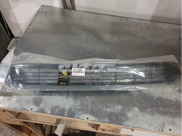 Решетка бампера переднего центральная на Toyota RAV4 IV внедорожник ...