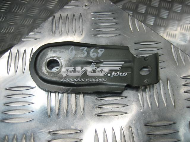 8W6821468 VAG audi a4/a5 b9 кронштейн крыла
