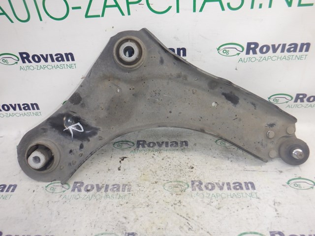 545008682R Renault (RVI) рычаг передней подвески нижний правый