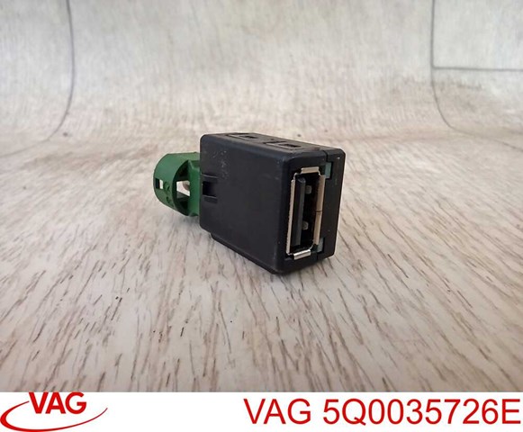 5Q0035726E VAG зарядное устройство usb