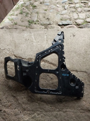 51127176245 BMW кронштейн бампера заднего внешний левый