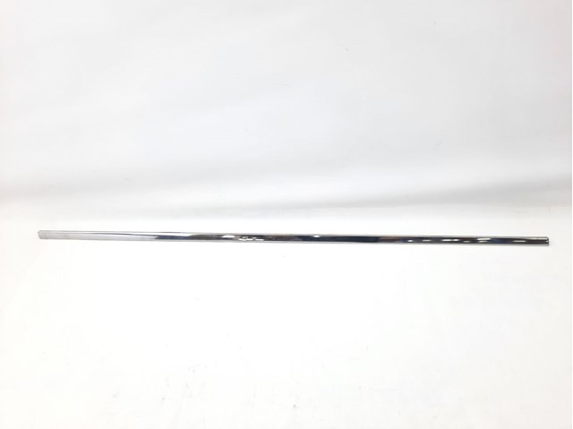 22953946 General Motors молдинг передний правой двери (volt)