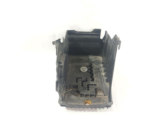 31299867 Volvo полка акб