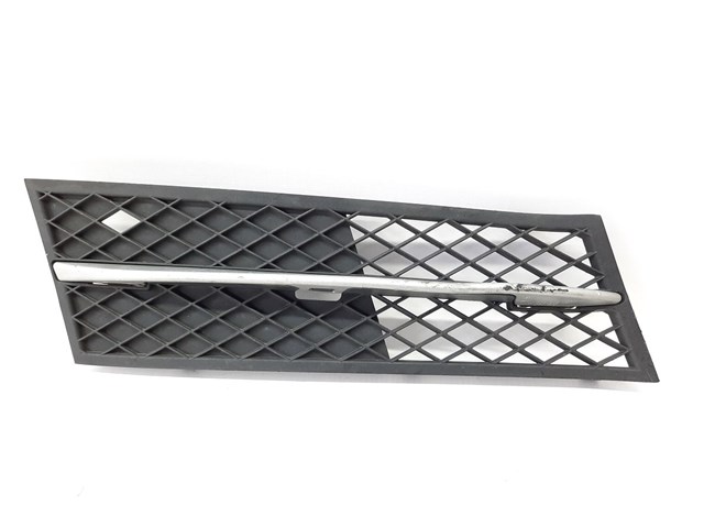 Решетка бампера переднего правая на BMW 5 F10 седан (2009 - 2020 ...