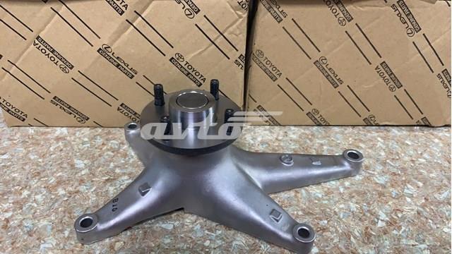 1638038010 Toyota кронштейн вискомуфты системы охлаждения опорный