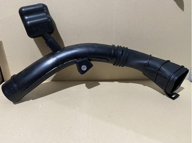 68247353AA Chrysler патрубок фильтра воздушного