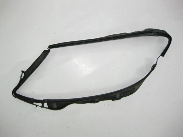 2228260058 Mercedes a2228260058 уплотнитель левой фары s-class w222
