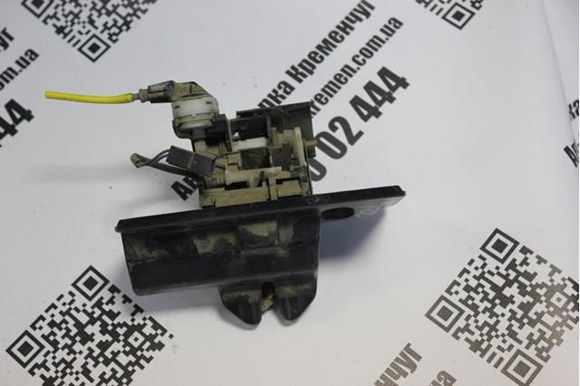 Замок багажника на Mercedes C (W202)