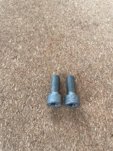 07129904588 BMW болтm6x16