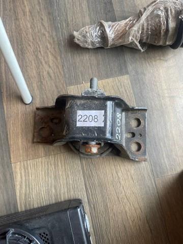 11210AY60A Nissan/Infiniti Подушка (опора) двигателя передняя