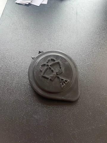 Крышка бачка омывателя на BMW X5 (E53)