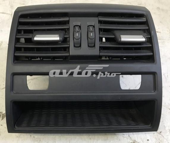 64229158312 BMW решетка вентиляции салона на "торпедо"
