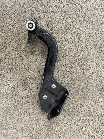 A9077604100 Mercedes сравнить цены на Автопро