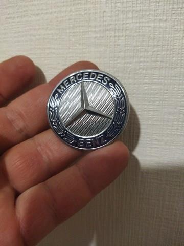 2218170016 Mercedes эмблема решетки радиатора