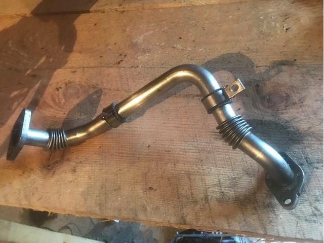 076131525D VAG патрубок системы рециркуляции отработавших газов egr