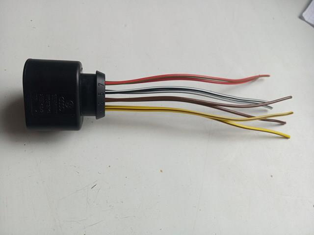 4H0973714 VAG разъем