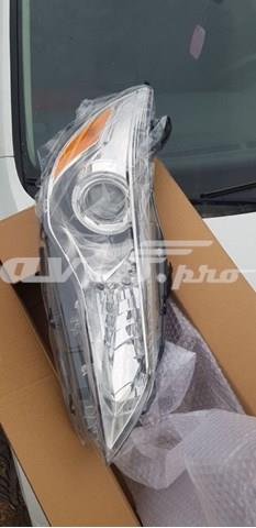 8115006860 Toyota фара левая
