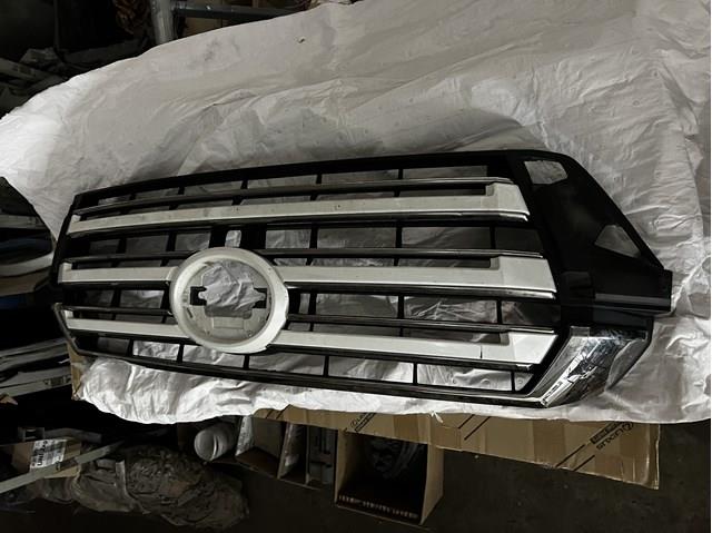 Решетка радиатора на Toyota Land Cruiser J200 - Покупка запчастей и ...