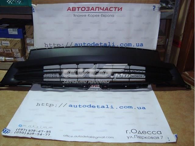 531130R060 Toyota решетка бампера переднего нижняя