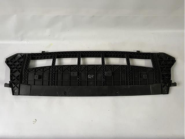 8R0807233C VAG защита бампера переднего