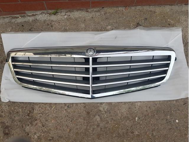 A2048801283 Mercedes решетка радиатора