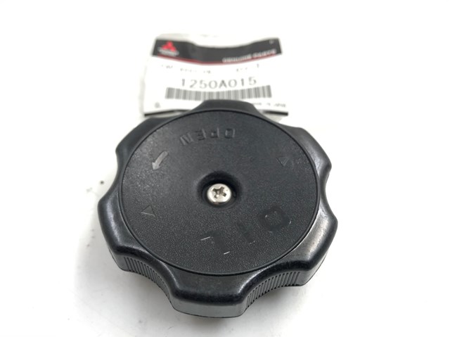 1250A015 Mitsubishi крышка маслозаливной горловины