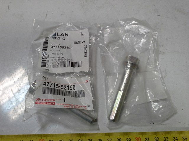 4771552190 Toyota направляющая суппорта переднего верхняя