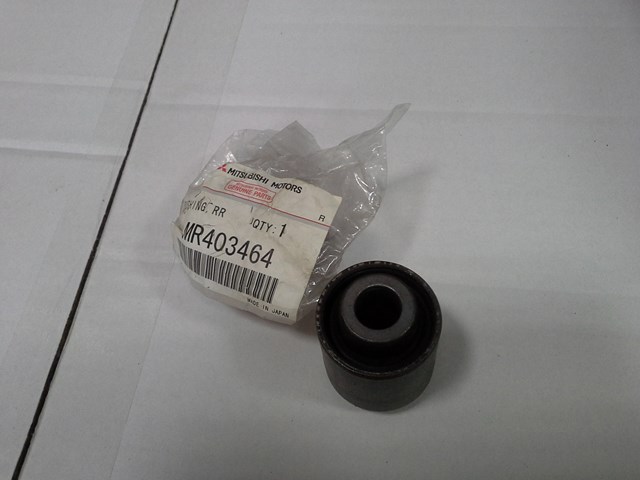 MR403464 Mitsubishi сайлентблок заднего поперечного рычага