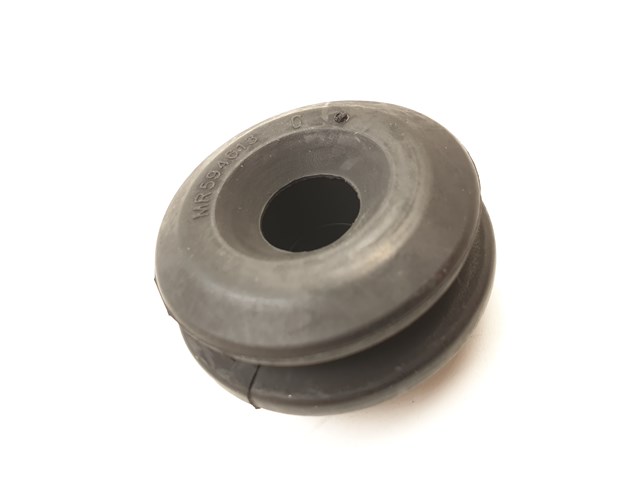 MR594613 Mitsubishi втулка амортизатора заднего