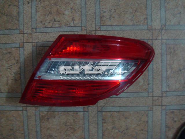Стоп задний на Mercedes C (W204)