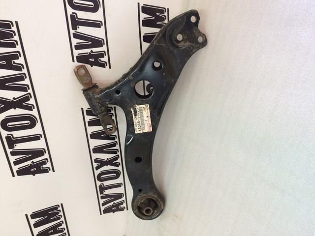 4806833050 Toyota правый рычаг передней нижней подвески