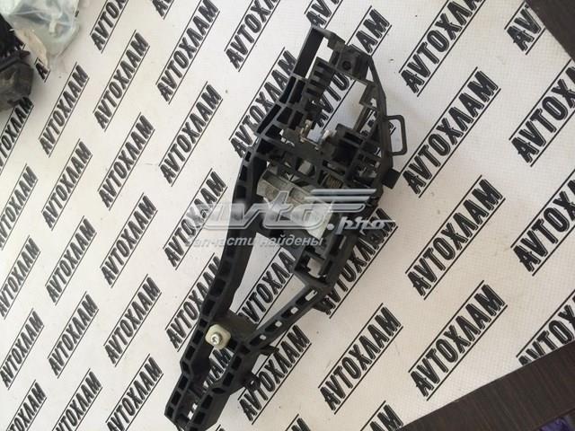 51217242567 BMW держатель наружной ручки двери передней левой