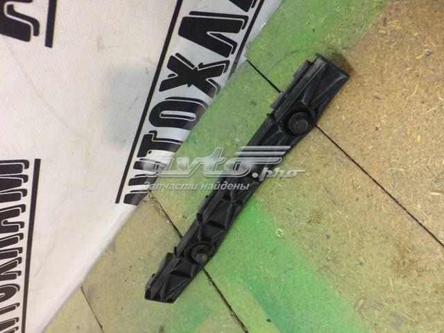 5215753040 Toyota направляющая заднего бампера правая