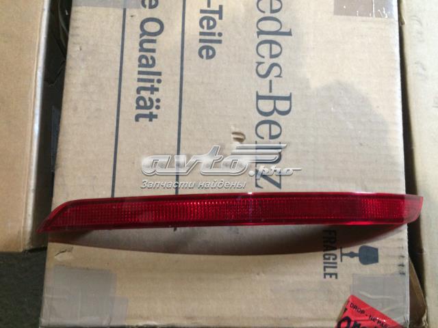 A1668200074 Mercedes катафот (отражатель заднего бампера левый)