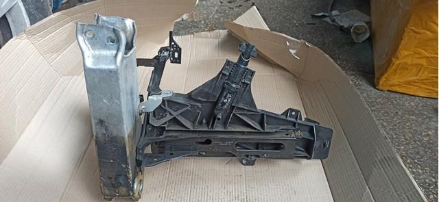 51647184159 BMW левый кронштейн переднего бампера