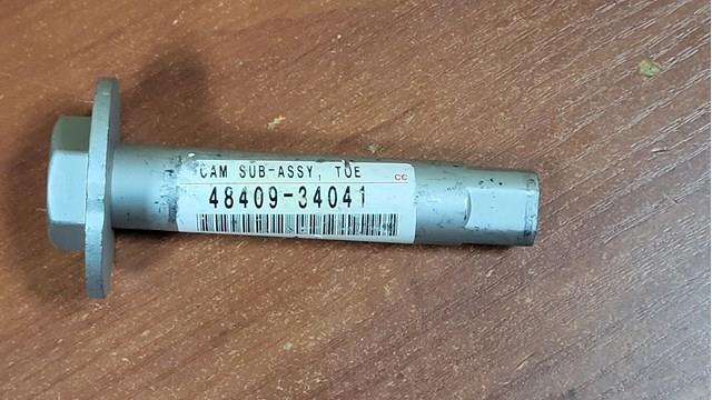 4840934041 Toyota болт крепления переднего рычага, нижнего