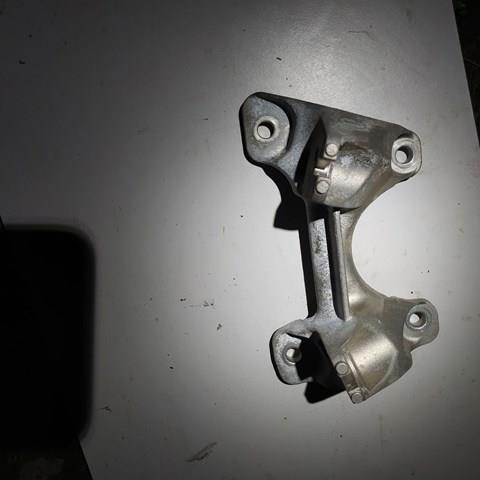 22326796613 BMW несущий кронштейн кпп