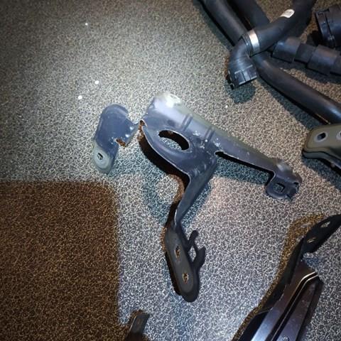 41357267327 BMW кронштейн (адаптер крепления фары передней левой)