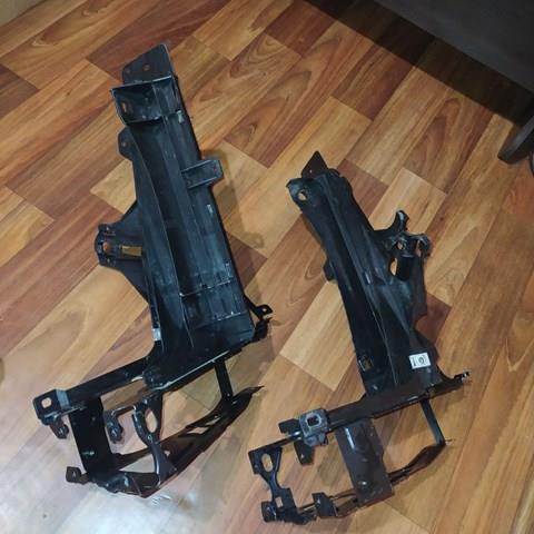 51647184160 BMW правое крепление переднего бампера