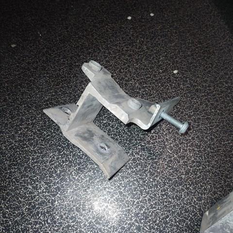 51647245795 BMW кронштейн передней балки