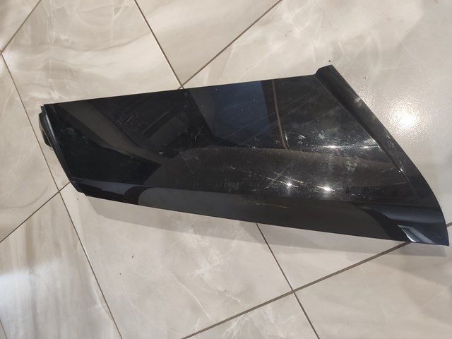 LR102624 Land Rover накладка стойки кузова внешняя задняя правая