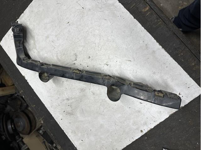 68190680AD Chrysler направляющая заднего бампера правая