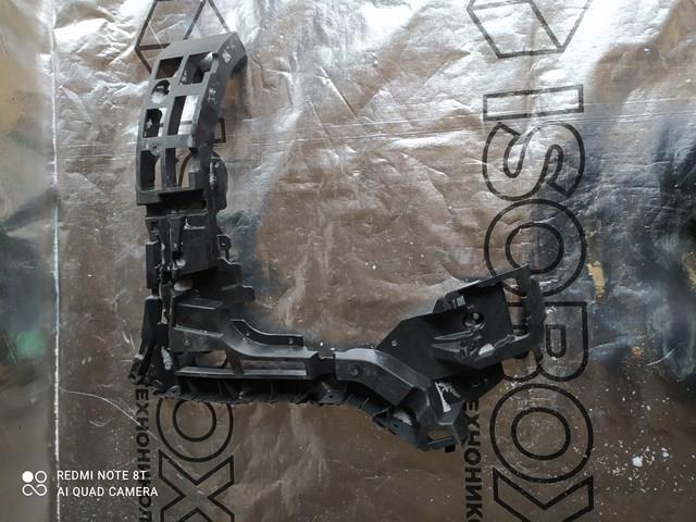 31663176 Volvo кронштейн бамперу заднього правий xc90 (16-)