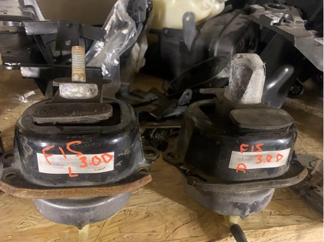 22116853103 BMW подушка (опора двигателя левая)