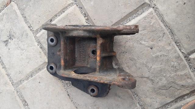 8200027177 Renault (RVI) опора подвесного подшипника передней полуоси