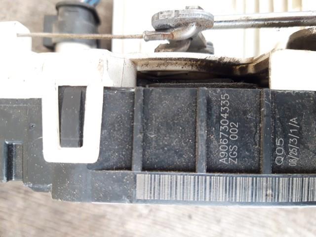 A9067304335 Mercedes замок двери боковой сдвижной правой