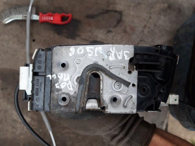 Замок двери задней правой распашной на Mercedes Sprinter (906)